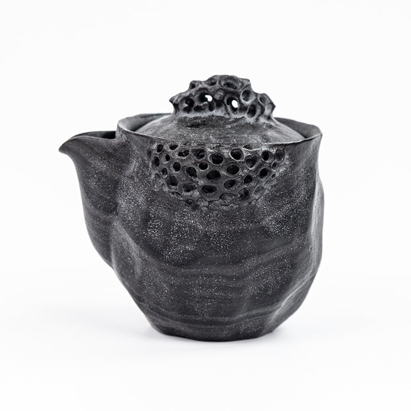 The Elegance and Symbolism of the TAIHU BAOPING TEAPOT – ZHUOPU TANG